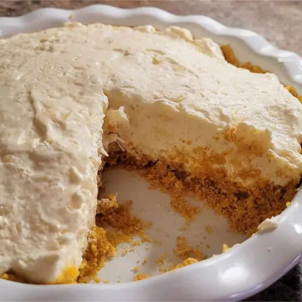 No-Bake Pineapple Pie - The Happy Homemaker