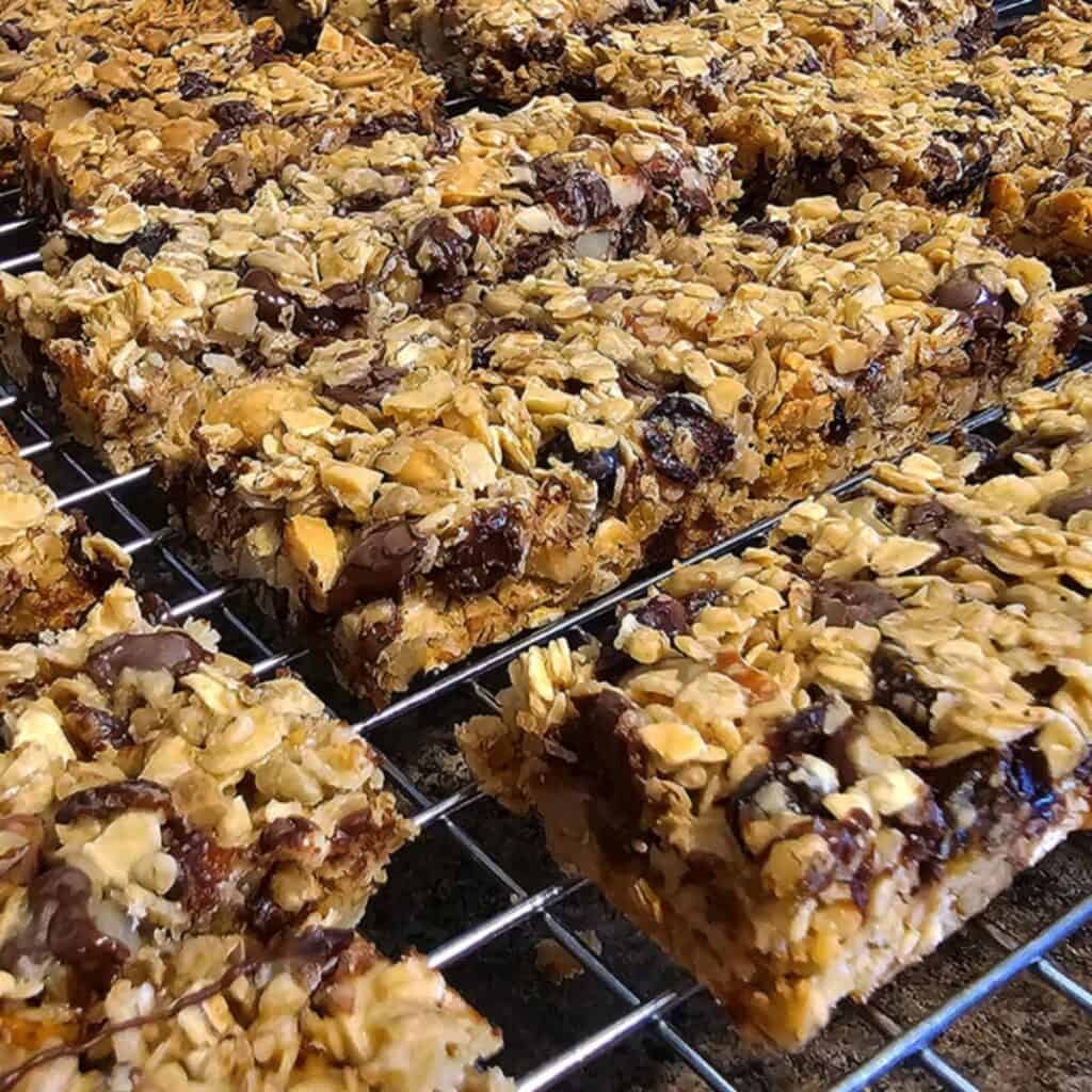Granola Bar Recipe - The Happy Homemaker