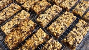Granola Bar Recipe - The Happy Homemaker